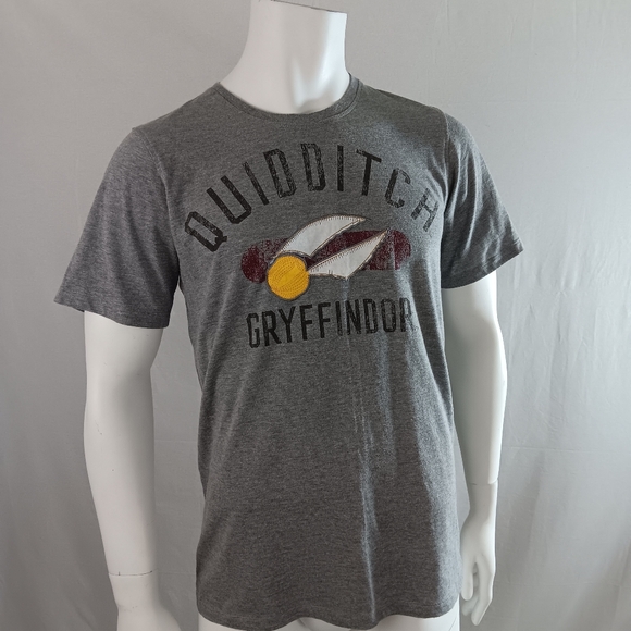 Warner Bros. | Shirts | Harry Potter Quidditch Unisex Tshirt Medium ...